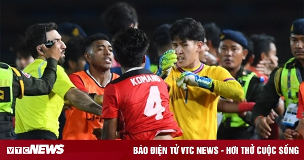Thủ môn U22 Thái Lan xin lỗi, đổ tại cầu thủ Indonesia đấm đồng đội