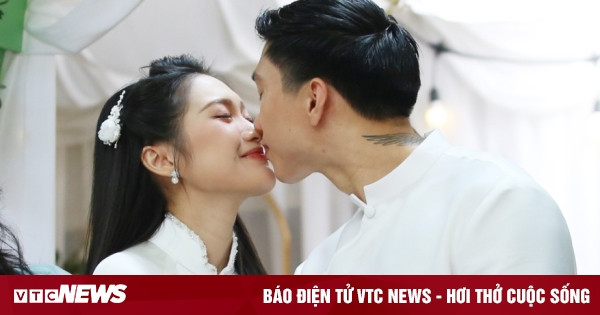 Chú rể Văn Hậu trao nụ hôn ngọt ngào cho Hải My, tay trong tay đưa nàng về dinh