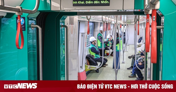 Bên trong tàu metro Nhổn - ga Hà Nội trước ngày đón khách