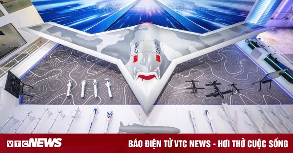 J-35A, J-15T, QH-7... và loạt khí tài mới tại triển lãm hàng không Trung Quốc