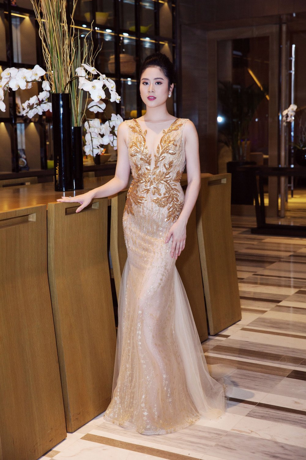 NTK Linh Bùi ‘đọ sắc’ cùng Á hậu Thiên Lý, Trà My