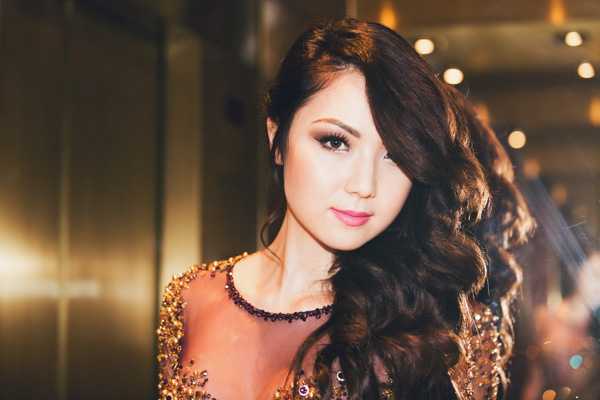 Hoa hậu Jennifer Chung diện váy ôm sát khoe thân hình gợi cảm
