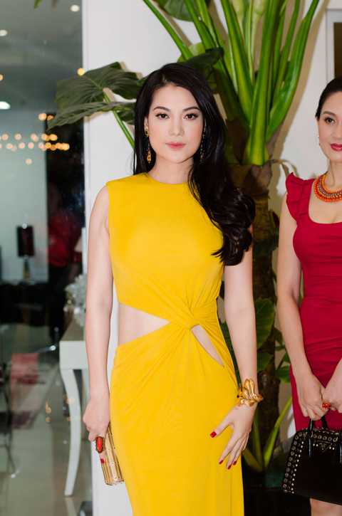 Trương Ngọc Ánh Nổi Bật Sắc Vàng Giữa Rừng Người đẹp