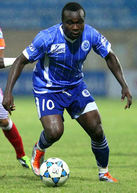 Văn Quyến ‘sút’ Vua phá lưới V.League lên ghế dự bị