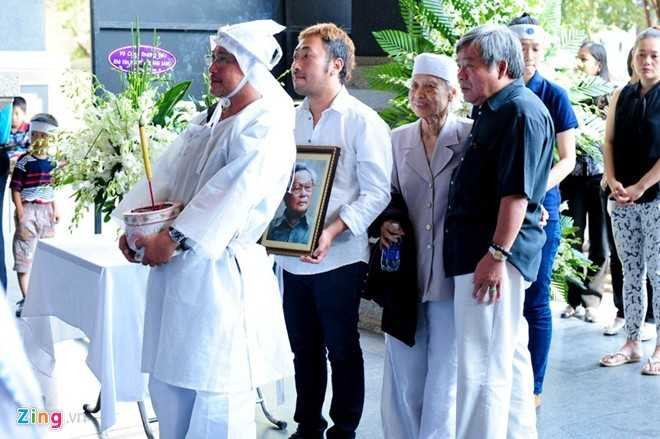 Khánh Thi lặng lẽ tới viếng nhà văn Nguyễn Quang Sáng