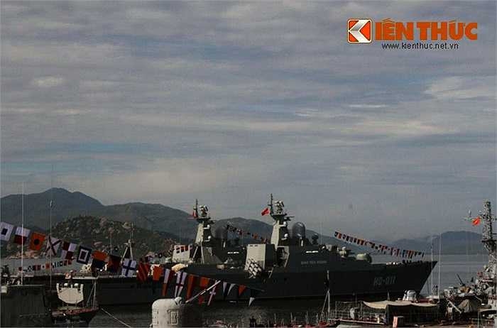 Cận cảnh huấn luyện trên tàu hộ vệ tên lửa hiện đại nhất VN