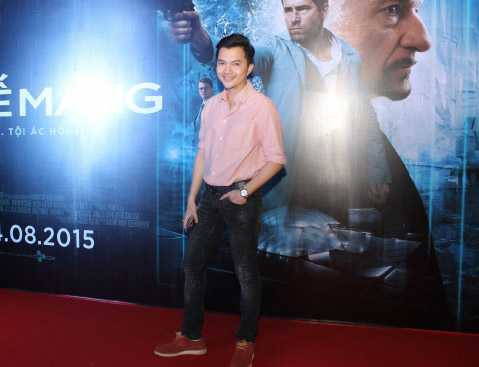 MC Việt Nga hờ hững xinh đẹp và quyến rũ