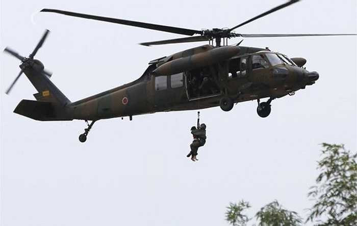 'Đại hồng thủy' tràn vào Nhật Bản, hàng chục ngàn người phải rời bỏ nhà cửa