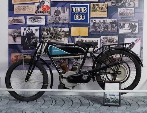 Mãn nhãn xe cổ 87 năm tuổi của Peugeot