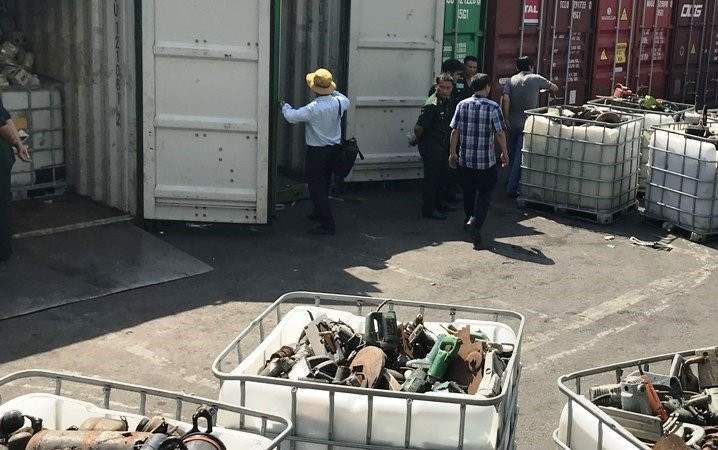 Doanh nghiệp nhập 20 container rác thải công nghiệp đã bỏ trốn