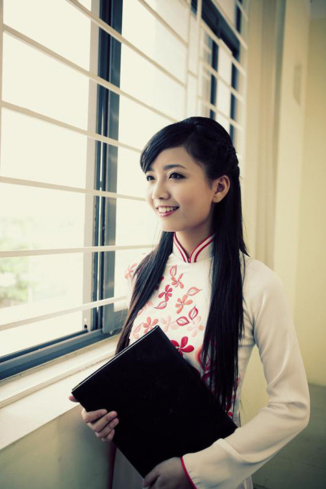 Nhan sắc của cô giáo trường Amsterdam giành Hoa khôi giáo viên toàn quốc 2017