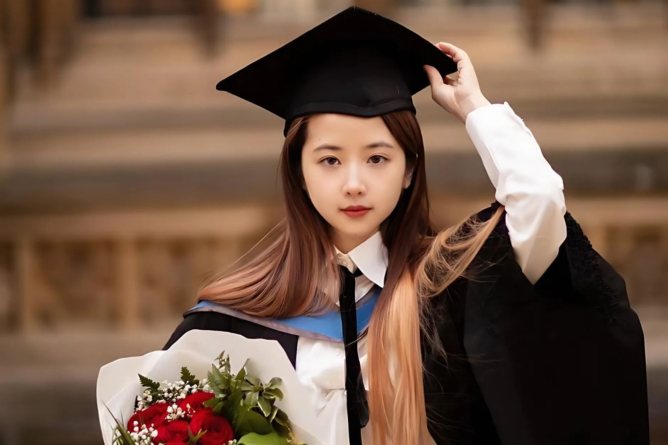 'Nữ thần Toán học' Trung Quốc bị chỉ trích vì quá xinh