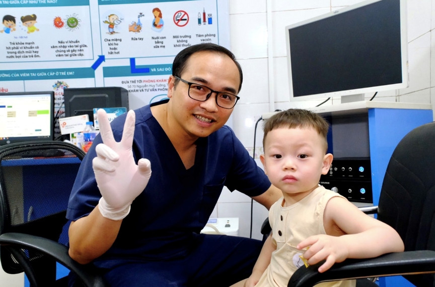 BS Nguyễn Xuân Đạt đưa ra lời khuyên về cắt Amidan điều trị ngưng thở ...