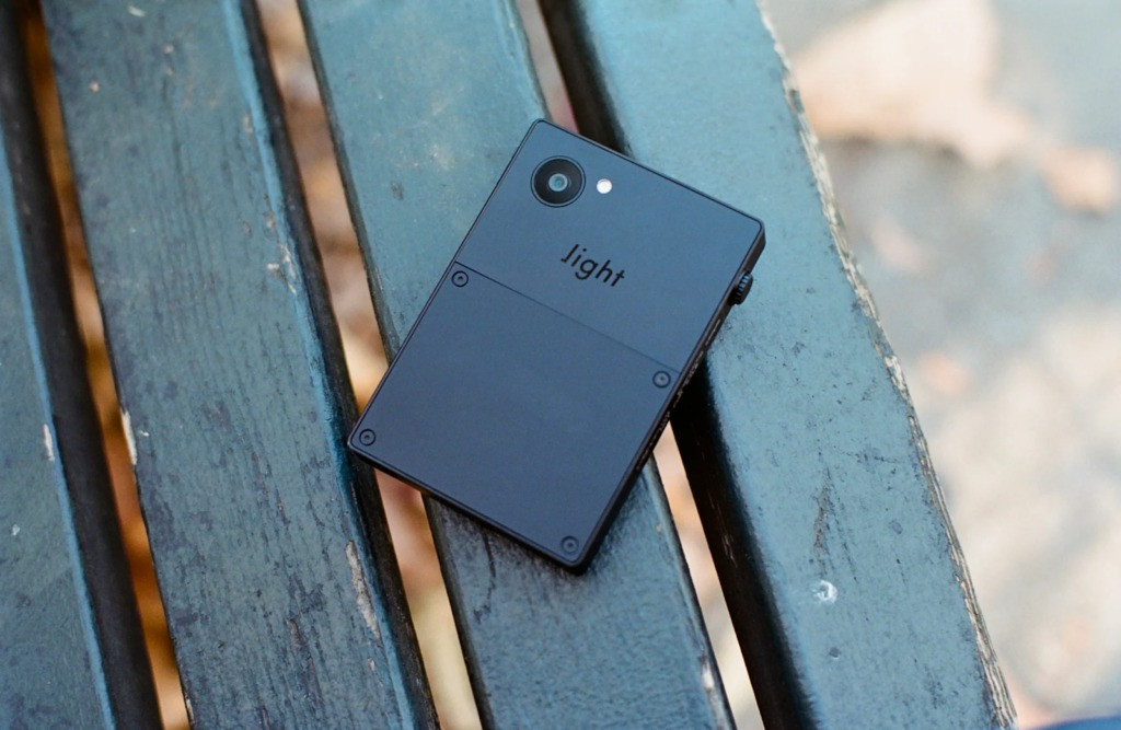 Light Phone 3 chiếc điện thoại giúp người dùng ‘cai nghiện’ mạng xã hội