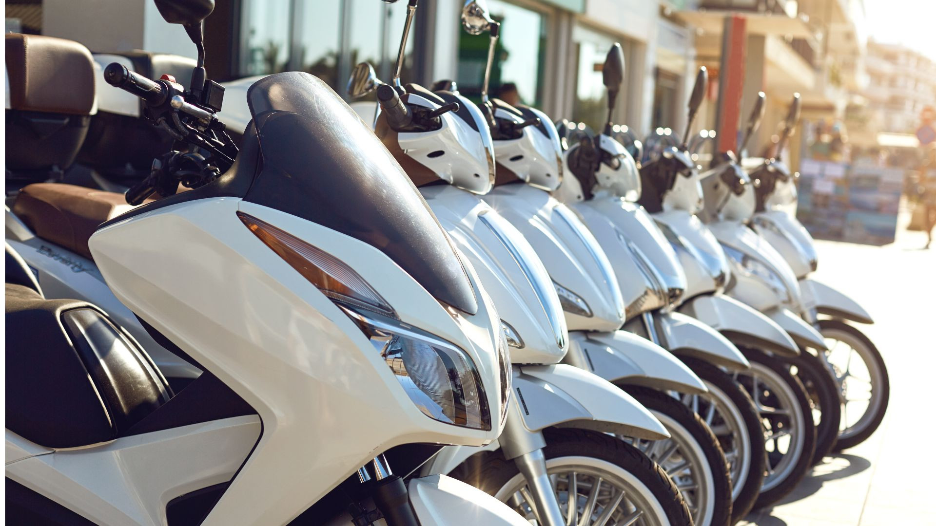 Cho phép trung tâm đăng kiểm được kiểm định khí thải xe máy