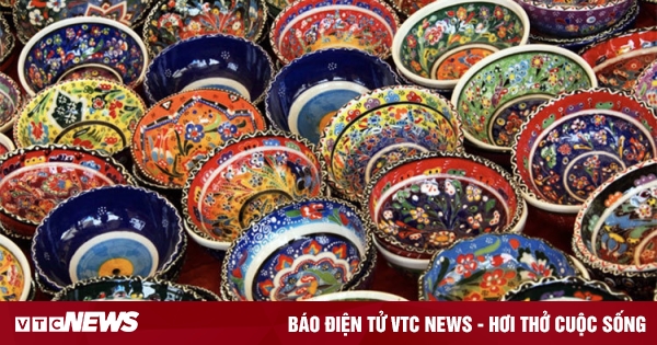 Xôn xao thông tin bát sứ có màu sắc chứa độc, chuyên gia Trung Quốc nói gì?