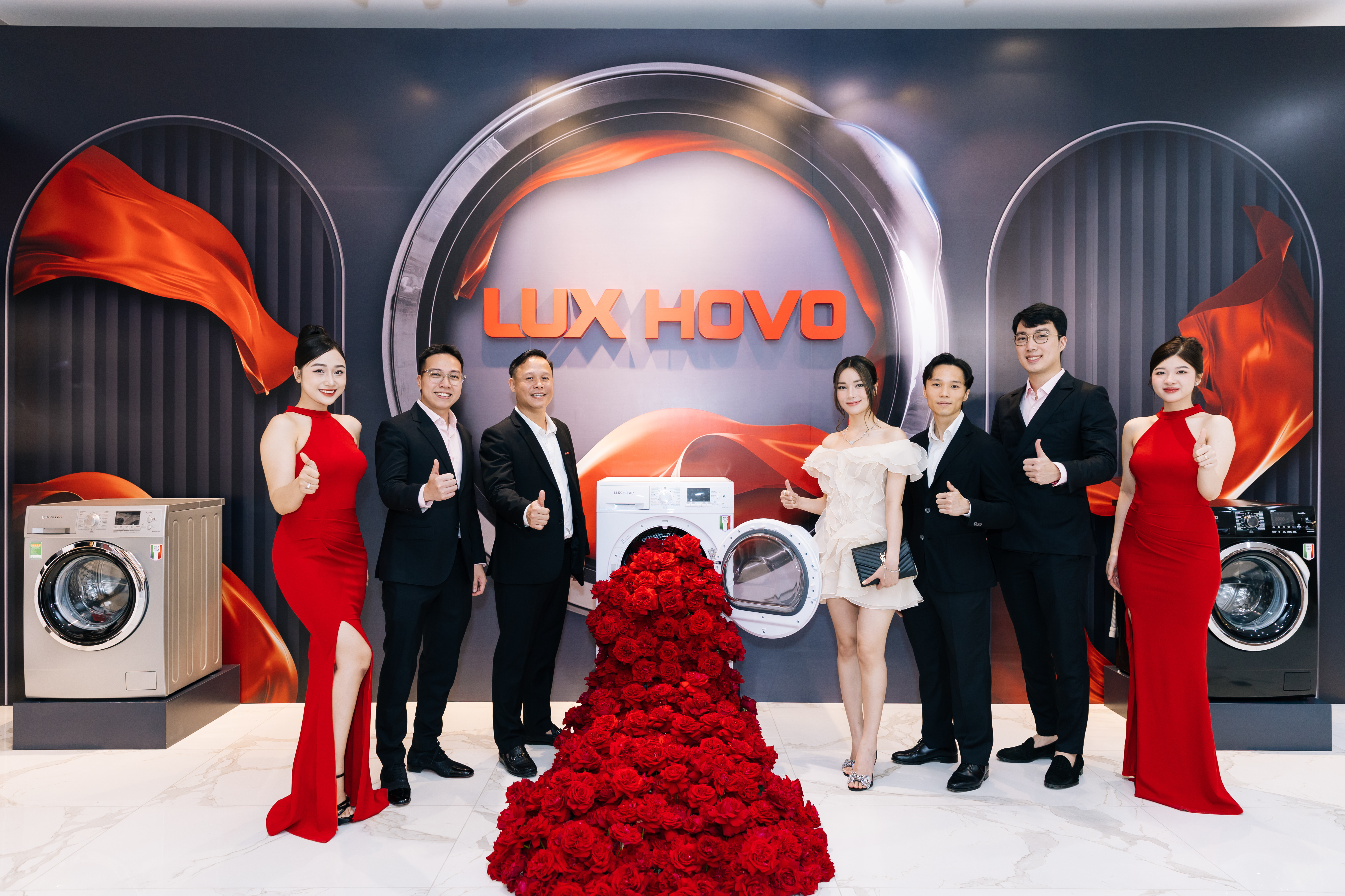 Rita Võ ra mắt thương hiệu Lux Hovo và Showroom Rita Võ HomePro