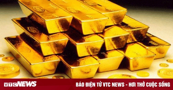 Giá vàng trong nước tăng, vàng thế giới giảm