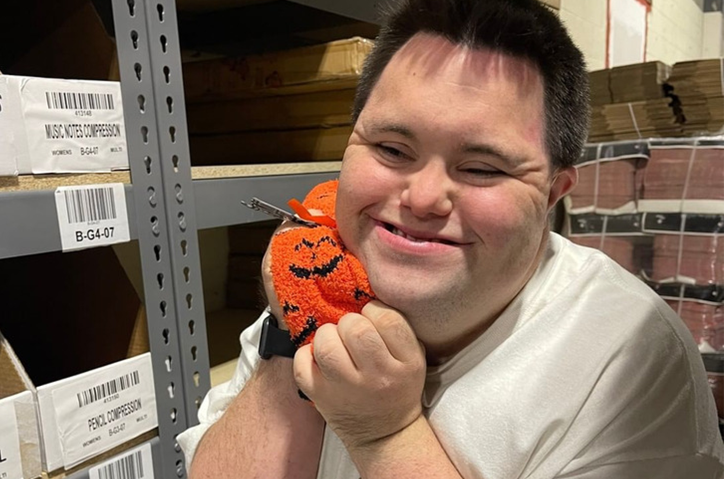 Người đứng sau giúp chàng trai mắc hội chứng Down trở thành chủ công ty ...