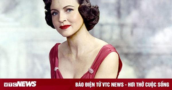 'Cô gái vàng' Hollywood Betty White qua đời ở tuổi 99
