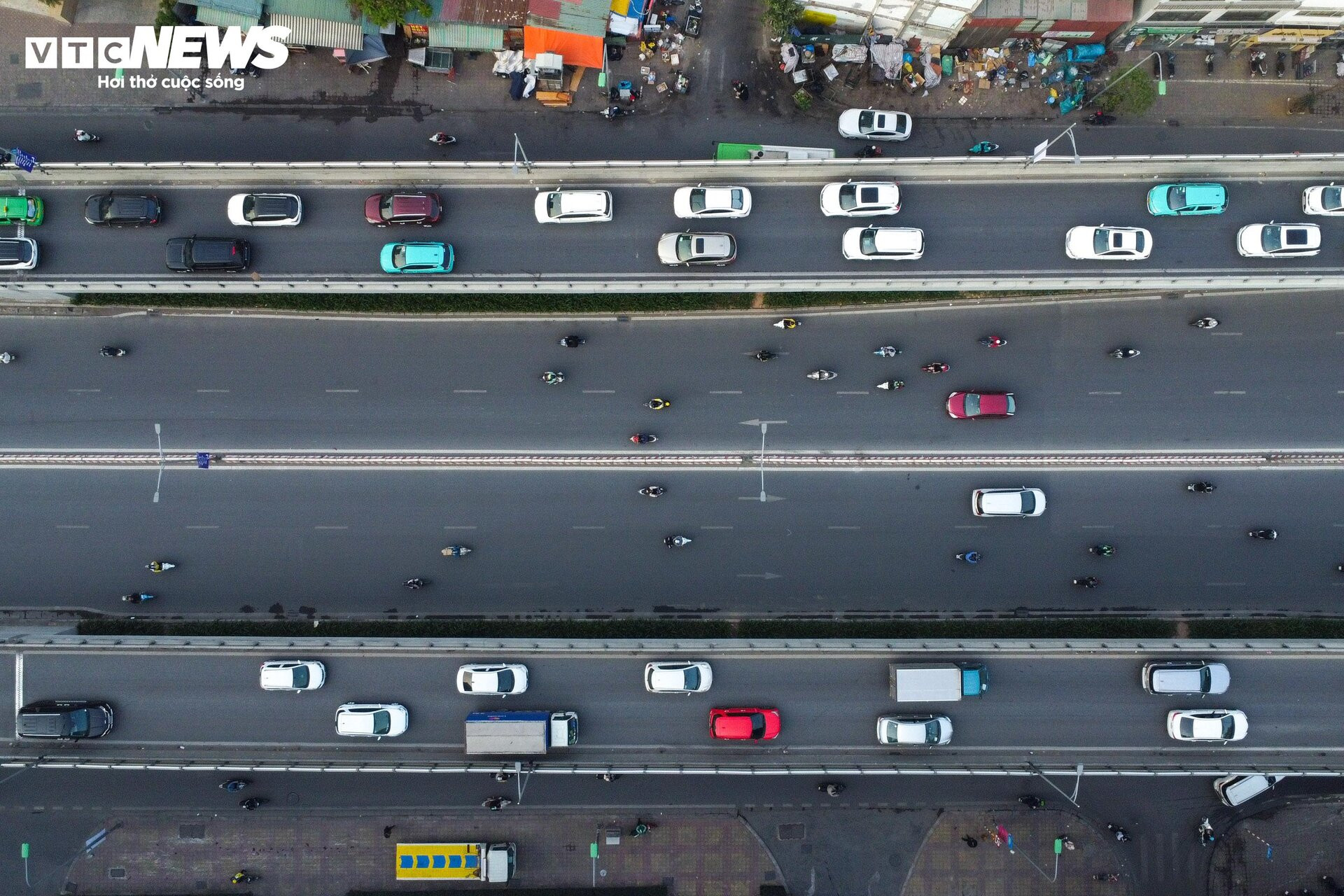 Ngã Tư Sở ở Hà Nội hết cảnh ùn tắc sau lần thứ 5 tổ chức lại giao thông