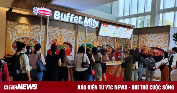 Acecook ra mắt Nhà hàng 'Acecook Buffet Mì Ly' đầu tiên tại Việt Nam