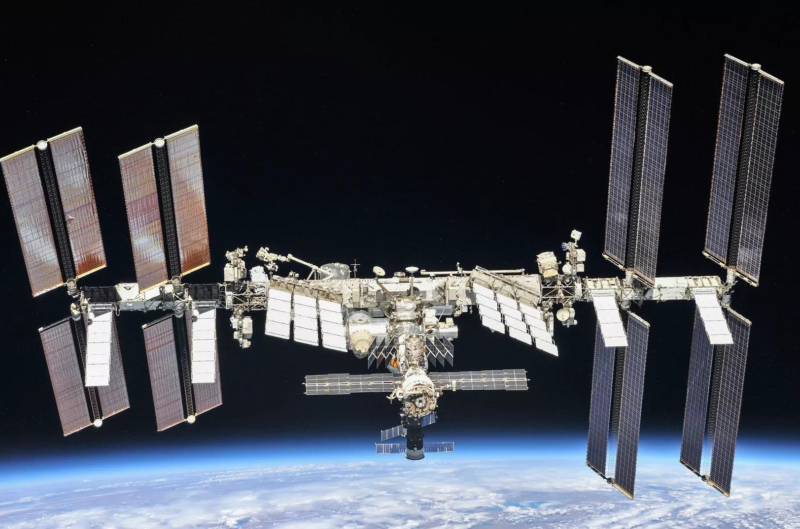 Tàu vũ trụ Nga cứu trạm ISS khỏi mối đe dọa bất ngờ