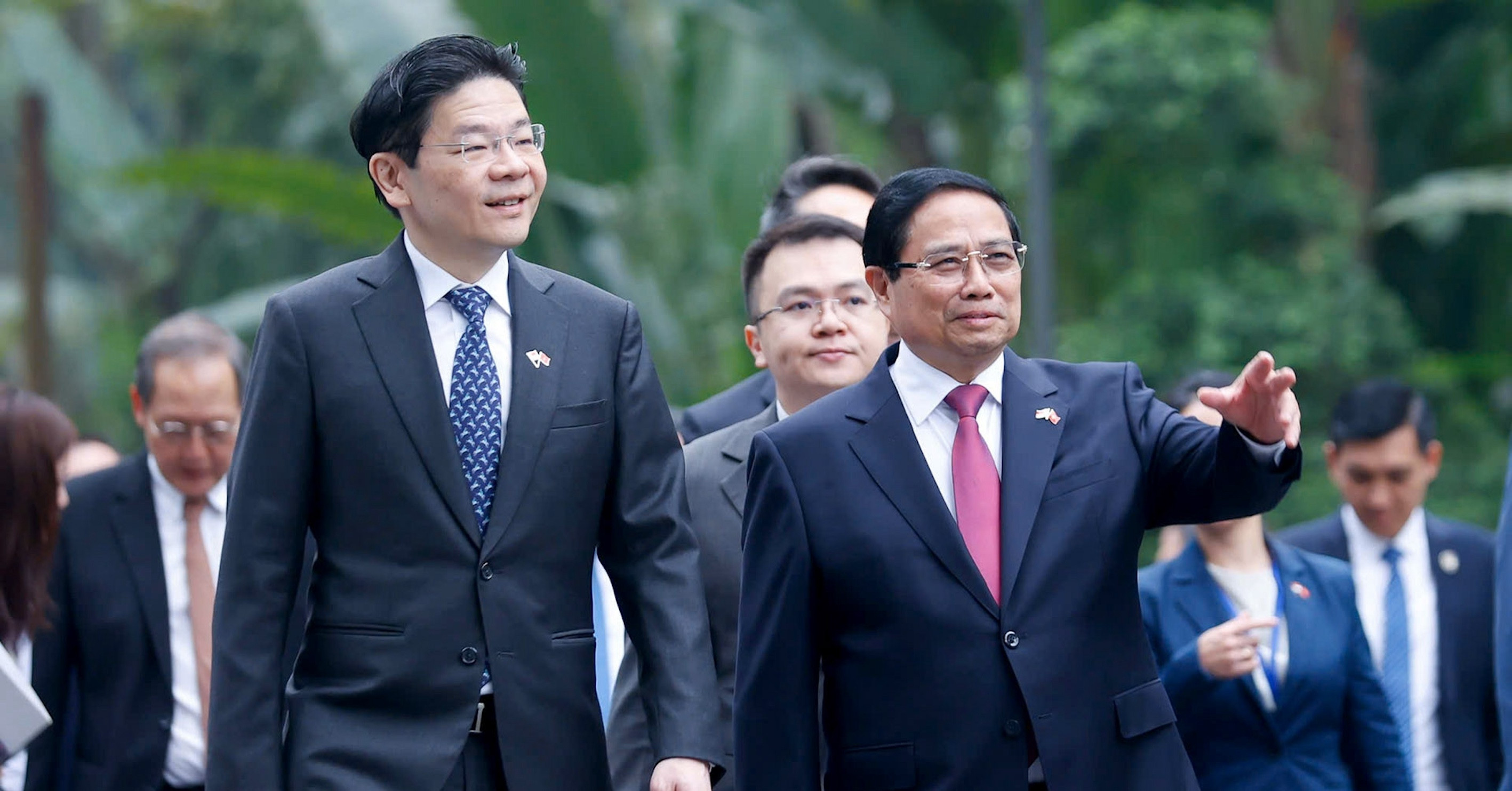 Thủ tướng Singapore đăng video thăm Việt Nam trên nền nhạc Bắc Bling ...