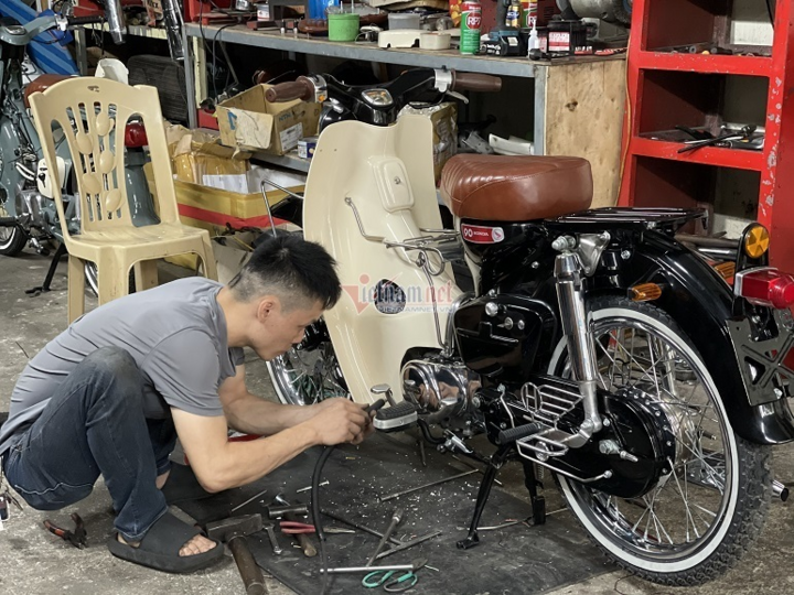 Honda Cub C65 tuyệt đẹp được “chế” từ khung sườn Cub 78 cũ
