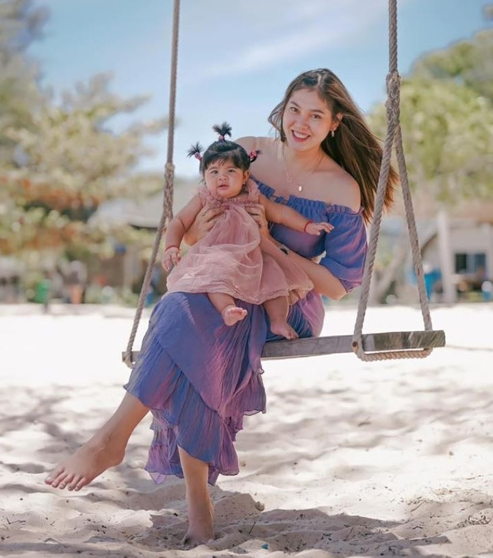 Ngắm nhan sắc bốc lửa của nữ võ sĩ nổi nhất khai mạc SEA Games 32