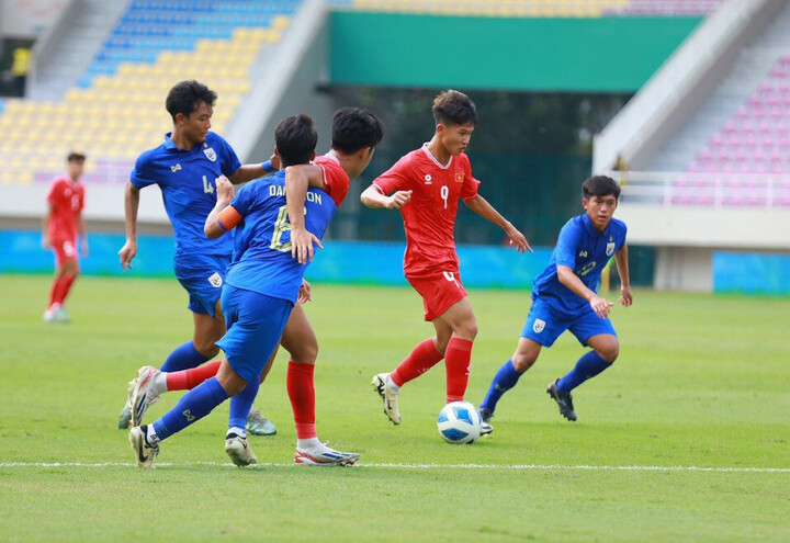 Trực tiếp bóng đá U16 Việt Nam 0-5 U16 Indonesia: Bàn thua đáng tiếc