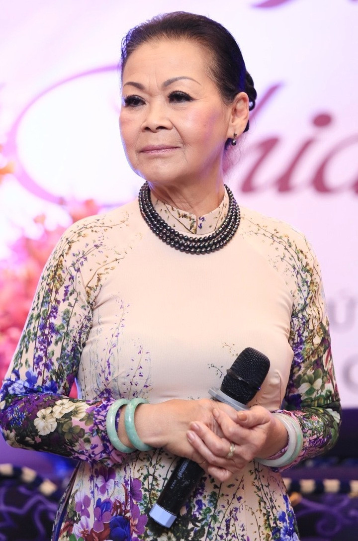 Những thay đổi của danh ca Khánh Ly sau cơn đột quỵ thập tử nhất sinh