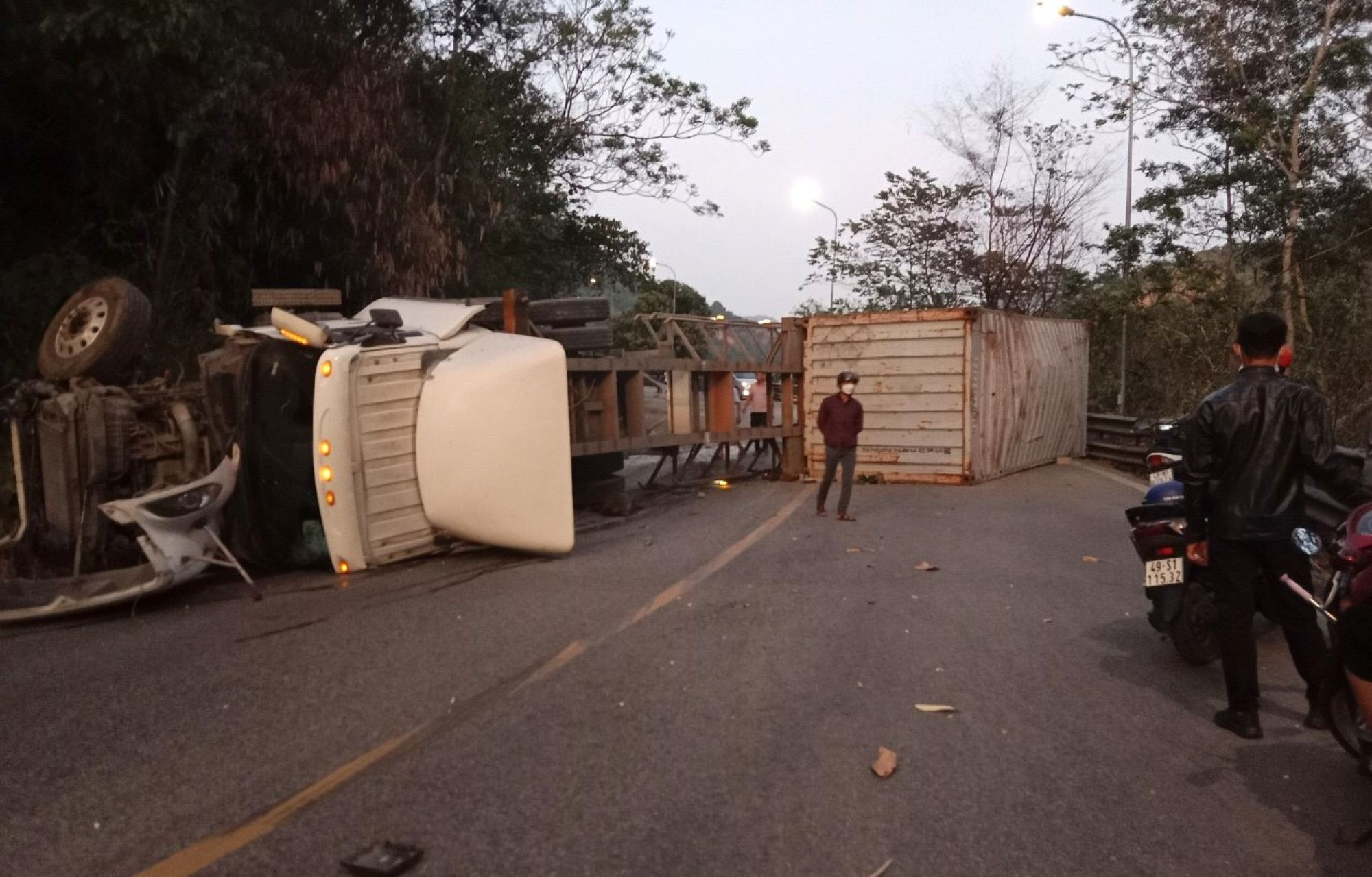 Đèo Bảo Lộc lưu thông sau 3 giờ ùn tắc vì tai nạn